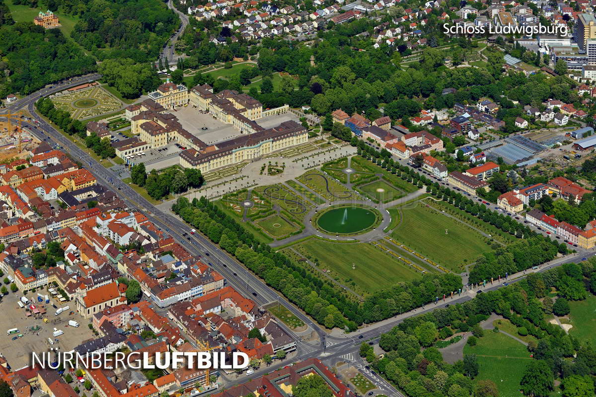 Residenzschloss Ludwigsburg mit Schlosspark und Schloss Favorite ...