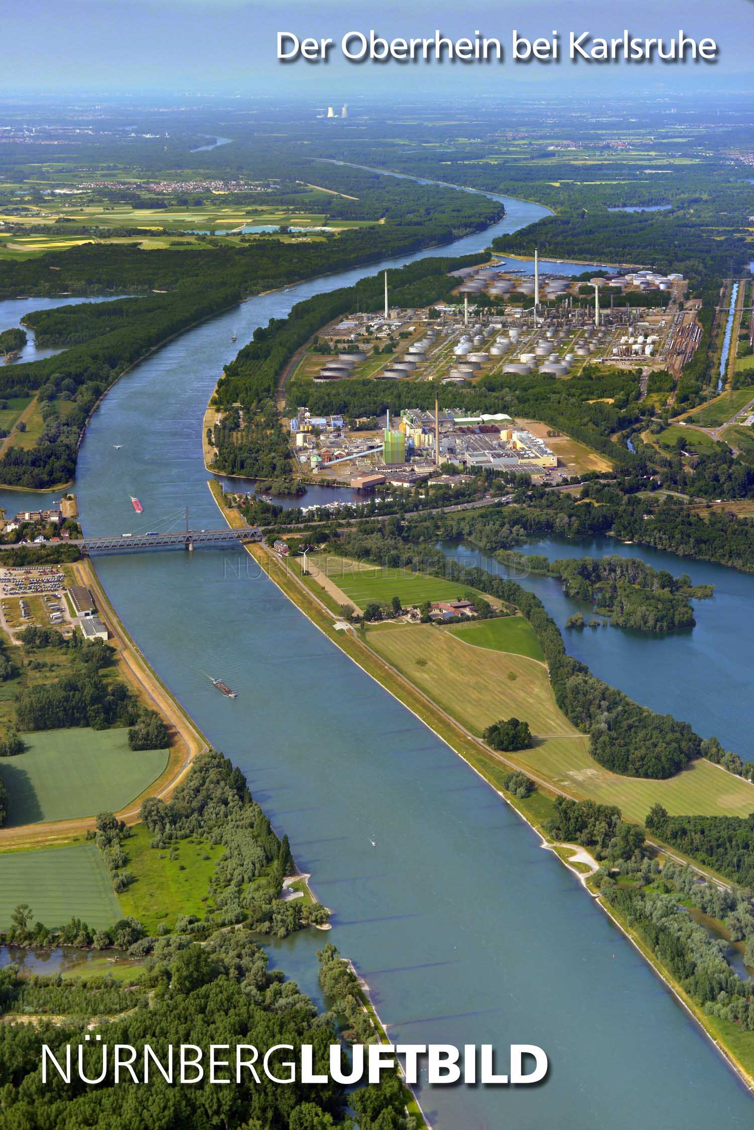 Der Oberrhein bei Karlsruhe mit Ölhafen, Luftbild